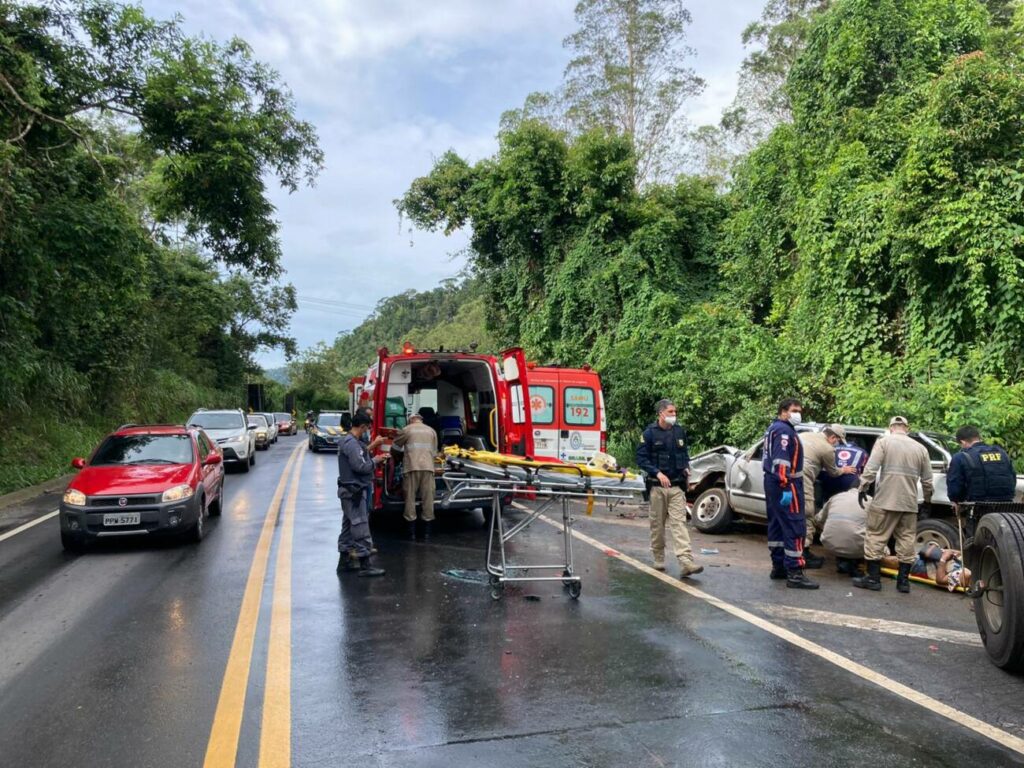 Acidente na Curva da Morte da BR-262 deixa quatro feridos - Montanhas Capixabas