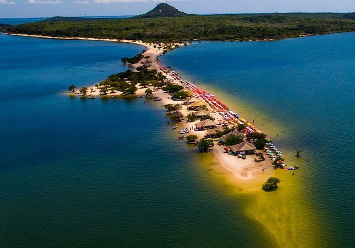 Cânions do Jalapão: Explore as formações rochosas impressionantes com a ...